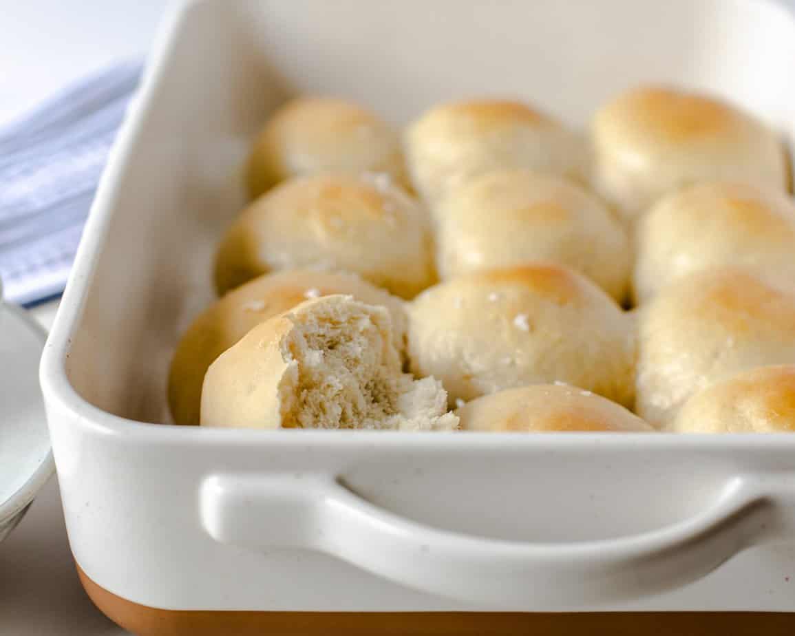 Easy Sandwich Bread Recipe - The Vanilla Tulip