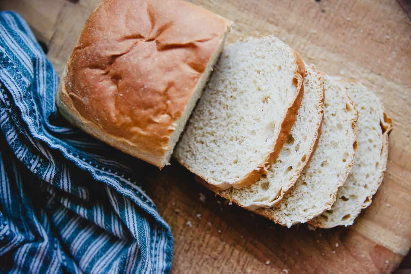 Easy Sandwich Bread Recipe - The Vanilla Tulip